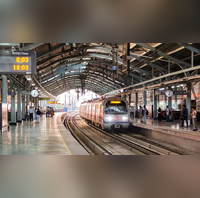 Delhi Metro: DMRC to let you shop on the go | Here's how commuters can ...