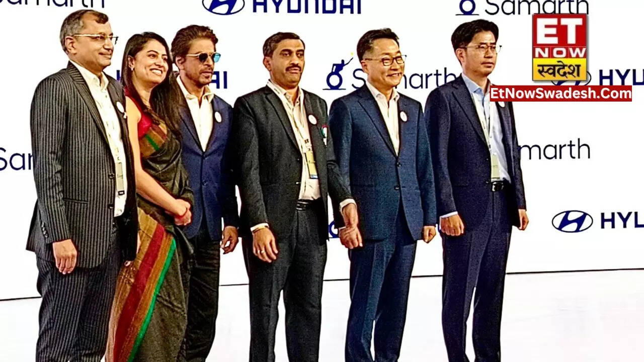 shah rukh khan unveils hyundai motor india’s initiative ‘samarth’ for ...