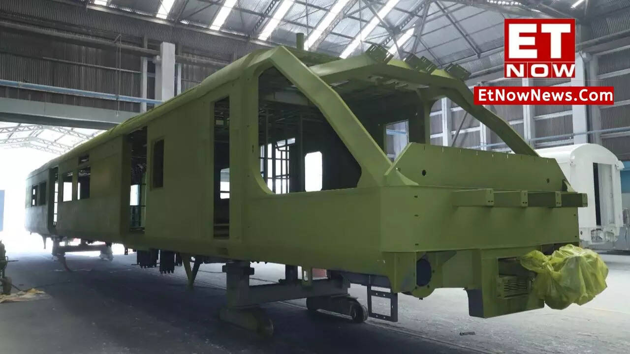 1st Vande Metro: AMAZING PICS! First look revealed – See PHOTOS ...