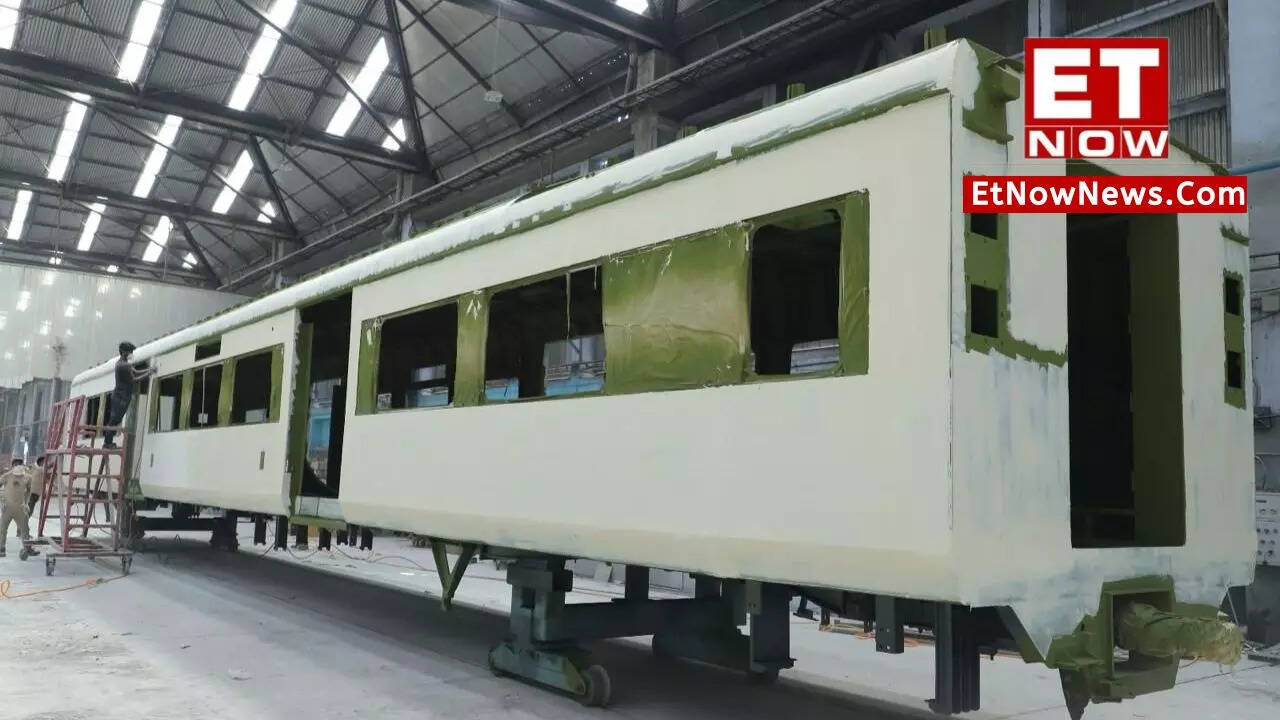 1st Vande Metro: AMAZING PICS! First look revealed – See PHOTOS ...