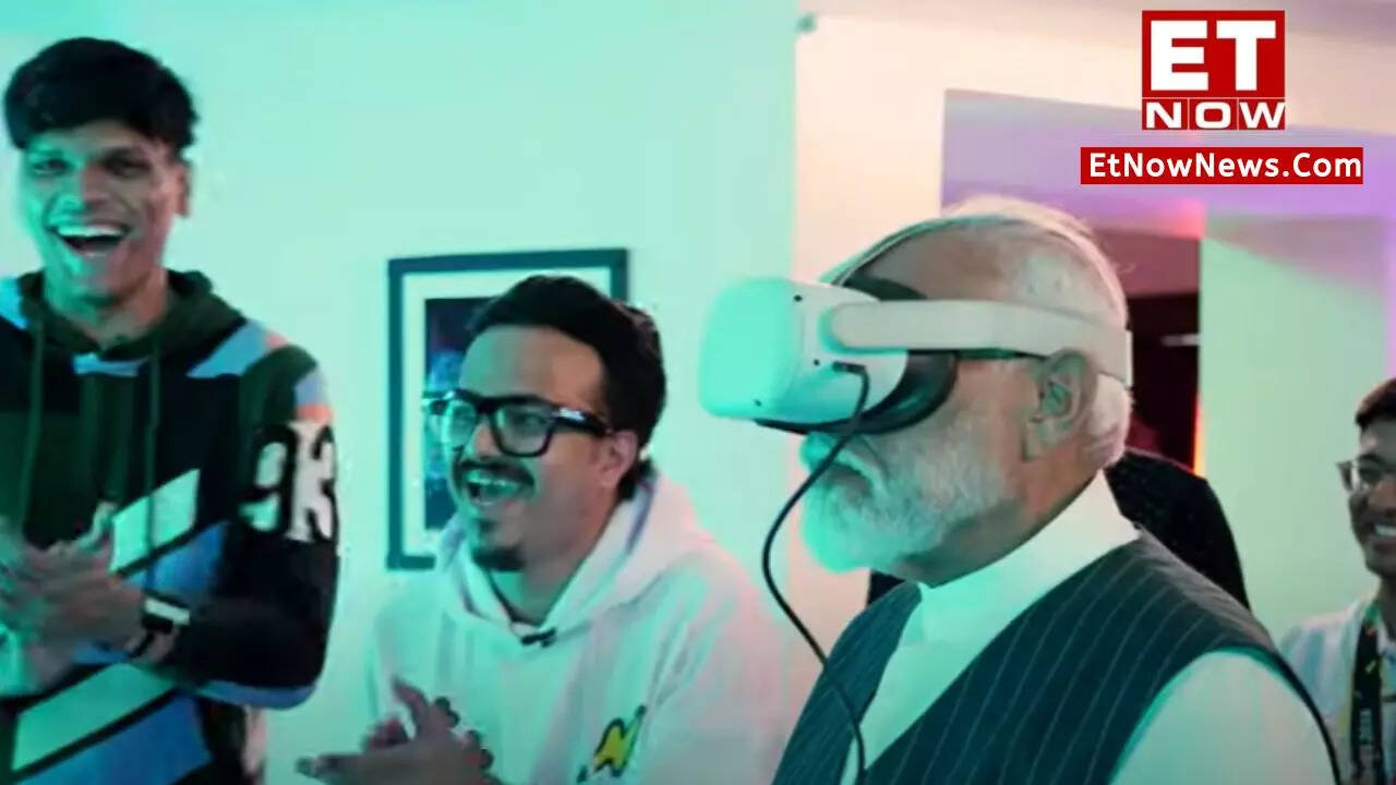 'Mummy, Papa... Tumhara Beta Modiji Ke Saath...' 'Cool' PM Modi meets ...