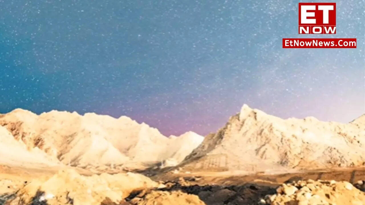 From London to Leh: Northern lights mesmerise world in a unique ...