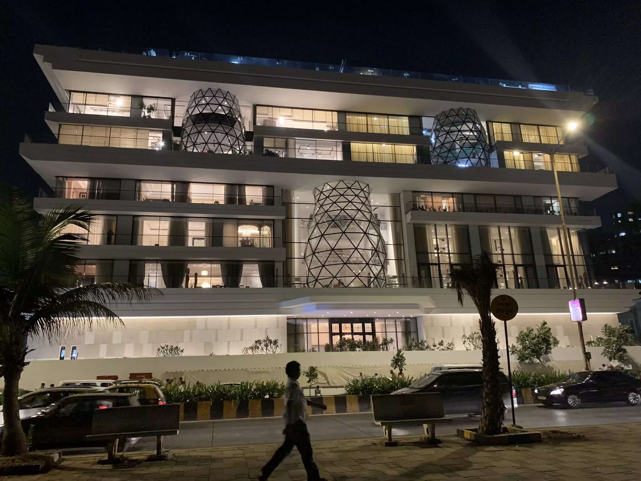 Isha Ambani Mumbai Home: Cost, PICS of million-dollar wedding gift from ...