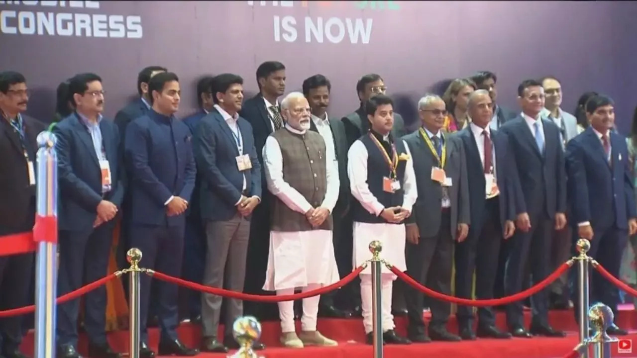 India Mobile Congress 2024: PM Modi; Akash Ambani सहित जुटे ये दिग्गज ...