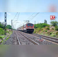 Train Accident Today: Dadar-Porbandar Saurashtra Express derails near ...
