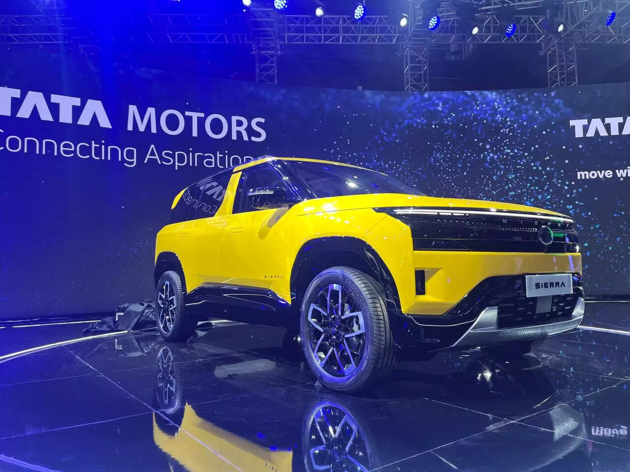 Tata Sierra Auto Expo 2025: First PICS of Tata Motors' big unveil ...