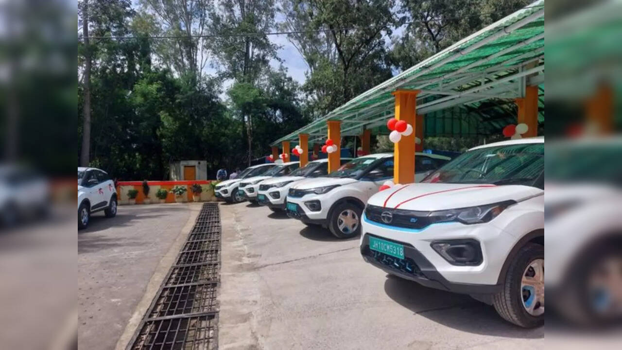 E-mobility transition: Here are leaders and laggards in electric ...