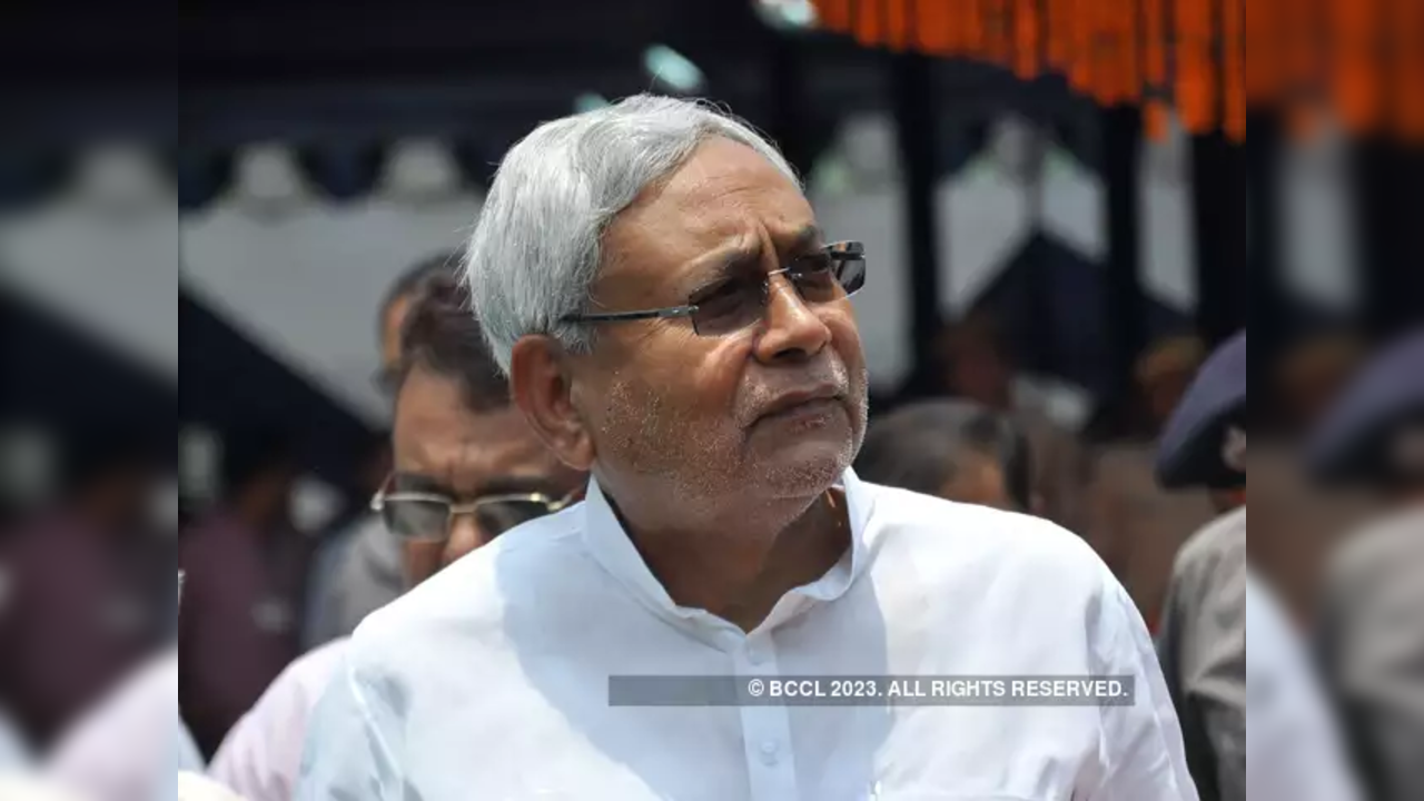 Close shave for Nitish Kumar: Bihar CM's security breached by bike ...