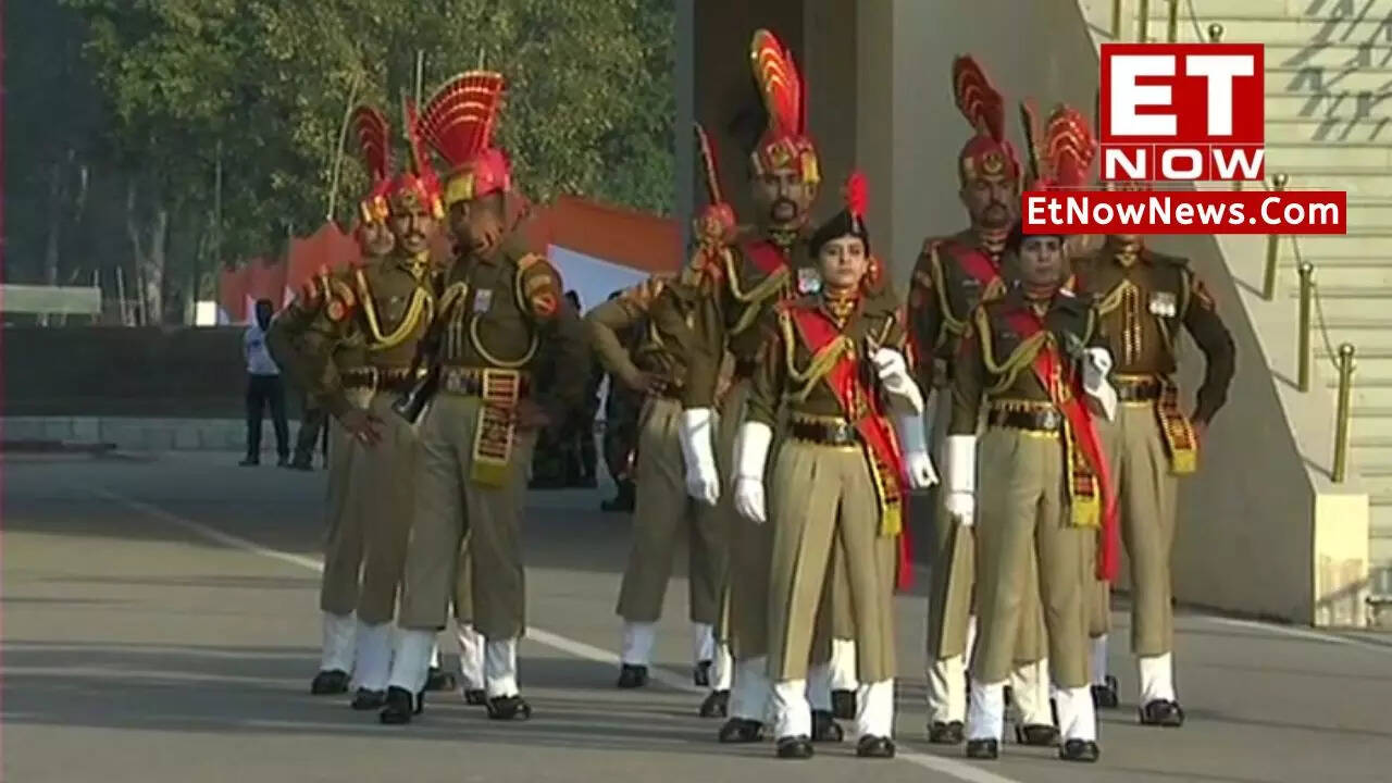 Attari Wagah: Attari Wagah border beating retreat ceremony: Check ...