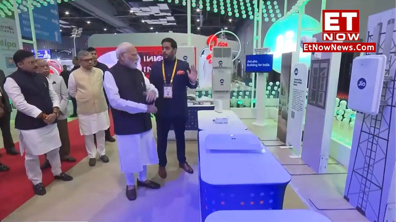 Jio: JioSpaceFiber UNVEILED! India’s first satellite-based giga fiber ...