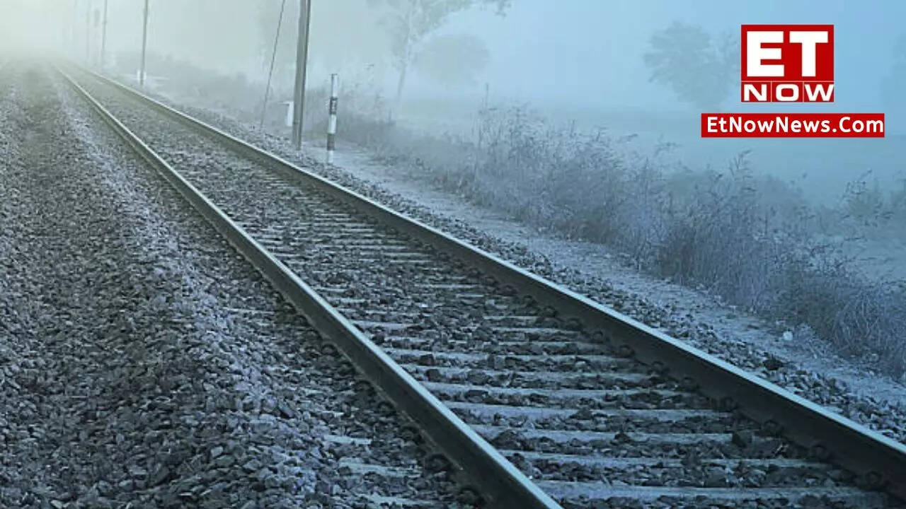 Train cancellation, delay today, cancelled list: Over 20 trains including Rajdhani, Duronto ...