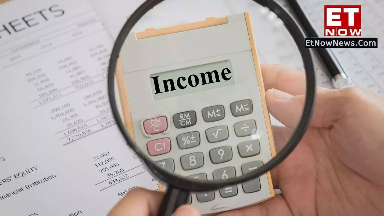 Income Tax Return Filing: What's difference between online and offline ...