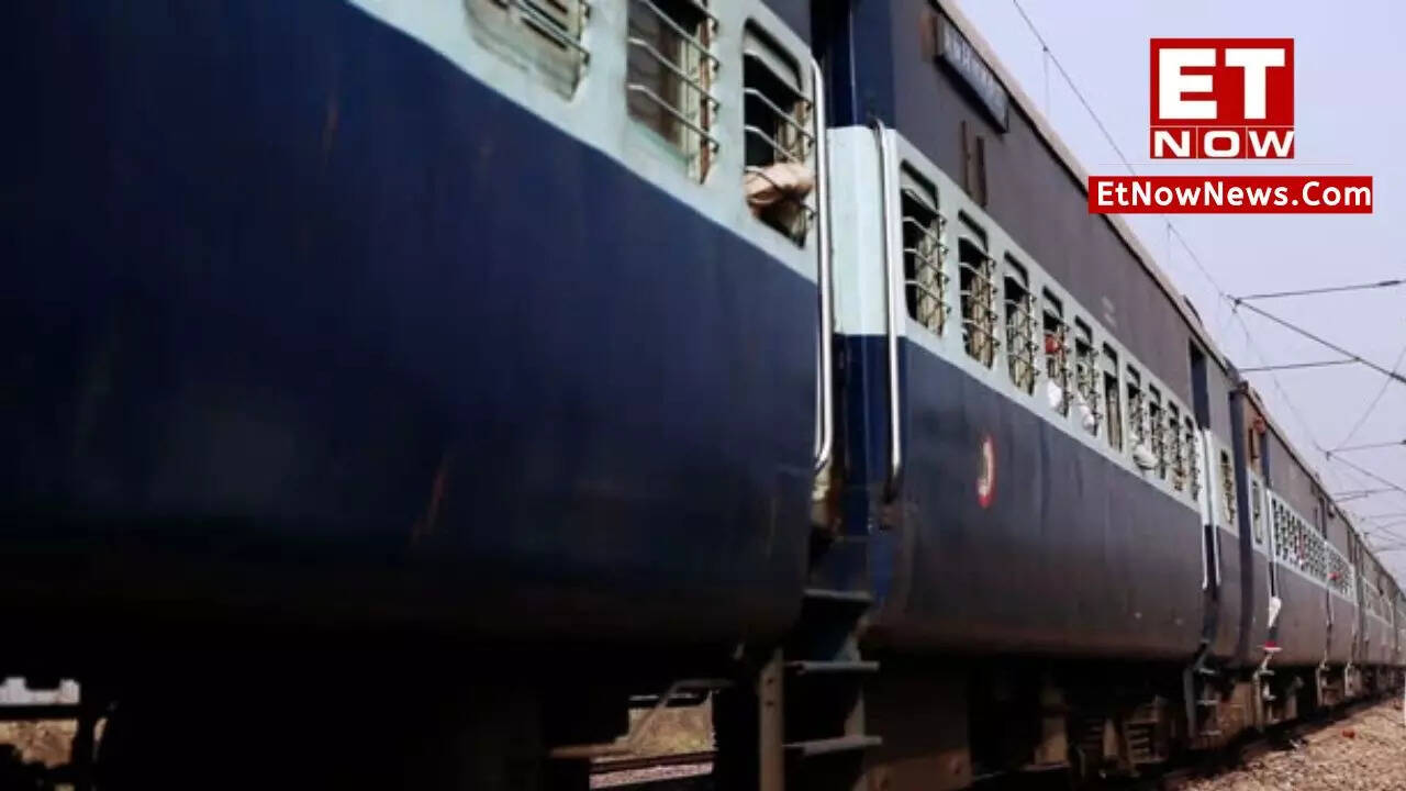 Train cancellation, delay today, cancelled list: 34 Delhi-bound trains running late due to dense ...