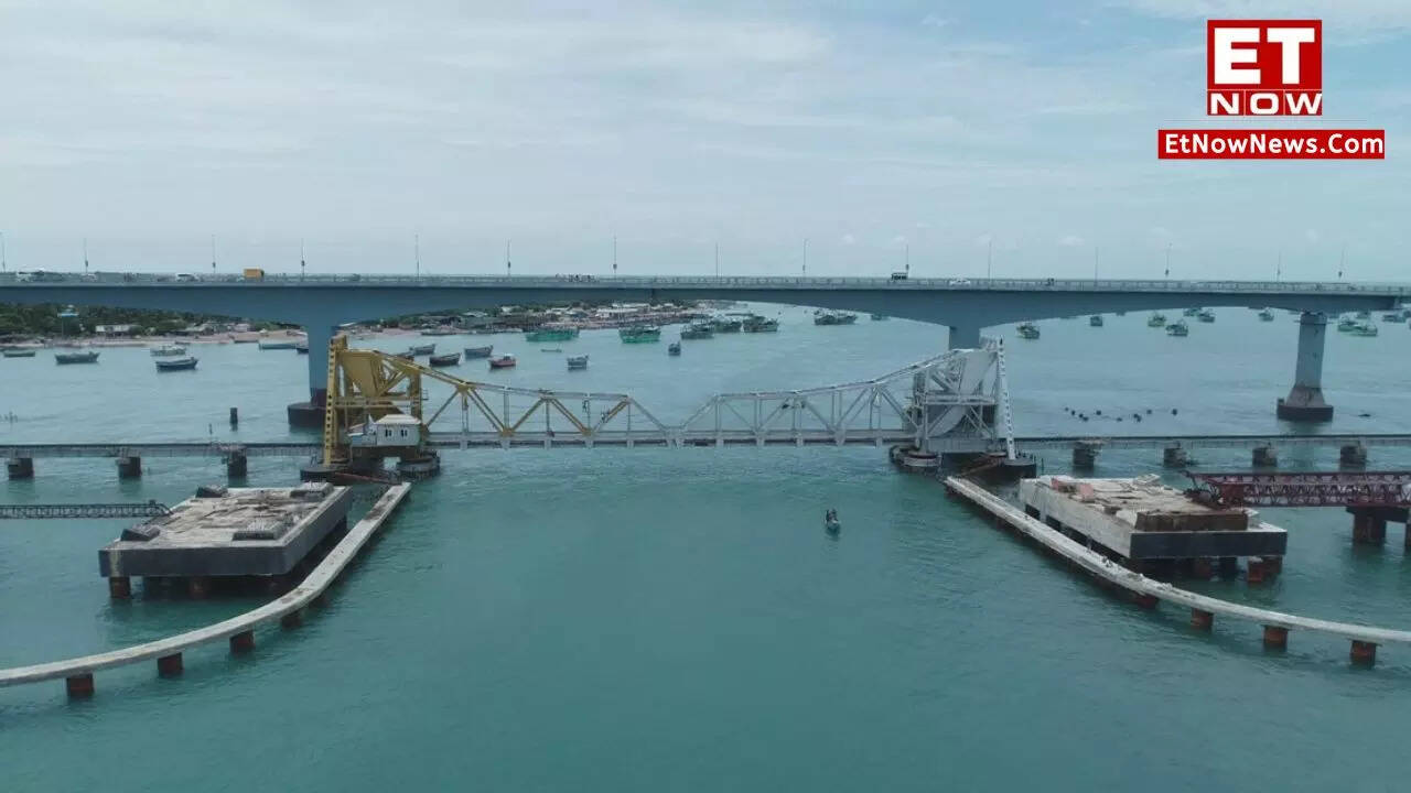 Pamban Railway Bridge Rameswaram: India's 1st vertical-lift bridge ...