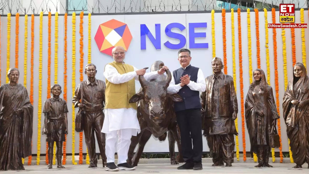 Statue of NSE Bull: मुंबई में "इंडियन बुल" की स्टैच्यू का हुआ अनावरण ...