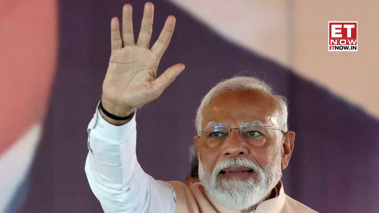 PM Modi inaugurates, lays foundation stone of multiple development ...